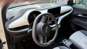 White Fiat 500 2023 in Jonava, with an engine capacity of 0.00 L and mileage of 26 thousand km for 7150 €, photo 20 on AUTOMOTO.COM.LV