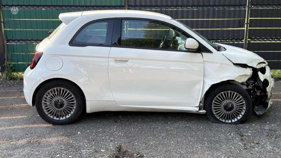 Balts Fiat 500 2023 Jonava, ar dzinēja tilpumu 0.00 L un nobraukumu 26 tūkst. km par 6900 €, foto 7 vietnē AUTOMOTO.COM.LV