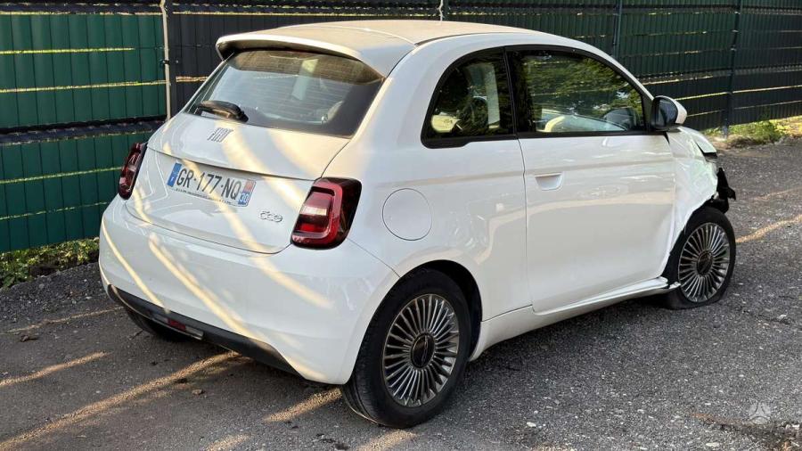 Balts Fiat 500 2023 Jonava, ar dzinēja tilpumu 0.00 L un nobraukumu 26 tūkst. km par 6900 €, foto 8 vietnē AUTOMOTO.COM.LV