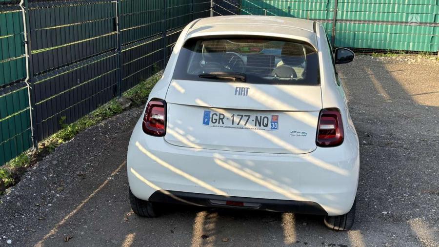 Balts Fiat 500 2023 Jonava, ar dzinēja tilpumu 0.00 L un nobraukumu 26 tūkst. km par 6900 €, foto 17 vietnē AUTOMOTO.COM.LV