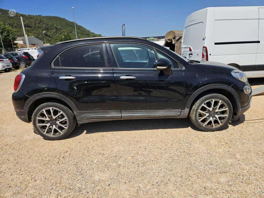 Black Fiat 500-x 2018 in Taurage, with an engine capacity of 1.40 L and mileage of 115 thousand km for 6100 €, photo 7 on AUTOMOTO.COM.LV