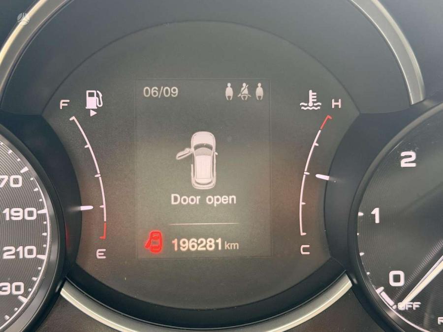 Grey Fiat 500-x 2018 in Vilnius, with an engine capacity of 1.25 L and mileage of 196 thousand km for 8550 €, photo 33 on AUTOMOTO.COM.LV