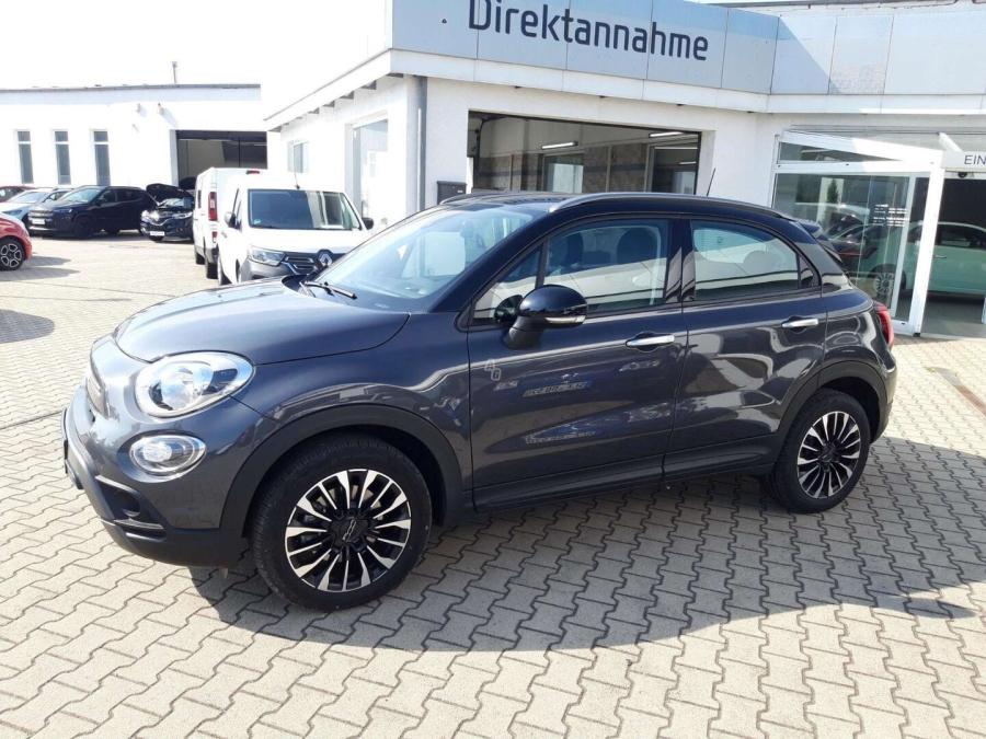 Grey Fiat 500-x 2023 in Kaunas, with an engine capacity of 1.50 L and mileage of 13 thousand km for 26519 €, photo 1 on AUTOMOTO.COM.LV