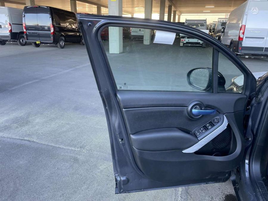 Pelēks Fiat 500-x 2024 Viļņa, ar dzinēja tilpumu 1.37 L un nobraukumu 0 tūkst. km par 17545 €, foto 8 vietnē AUTOMOTO.COM.LV