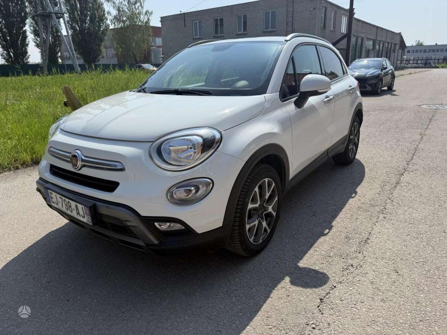 White Fiat 500-x 2016 in Alytus, with an engine capacity of 1.60 L and mileage of 288 thousand km for 4600 €, photo 3 on AUTOMOTO.COM.LV