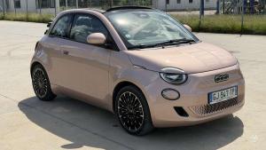 Yellow Fiat 500 2022 in Jonava, with an engine capacity of 0.00 L and mileage of 30 thousand km for 10400 €, photo 6 on AUTOMOTO.COM.LV