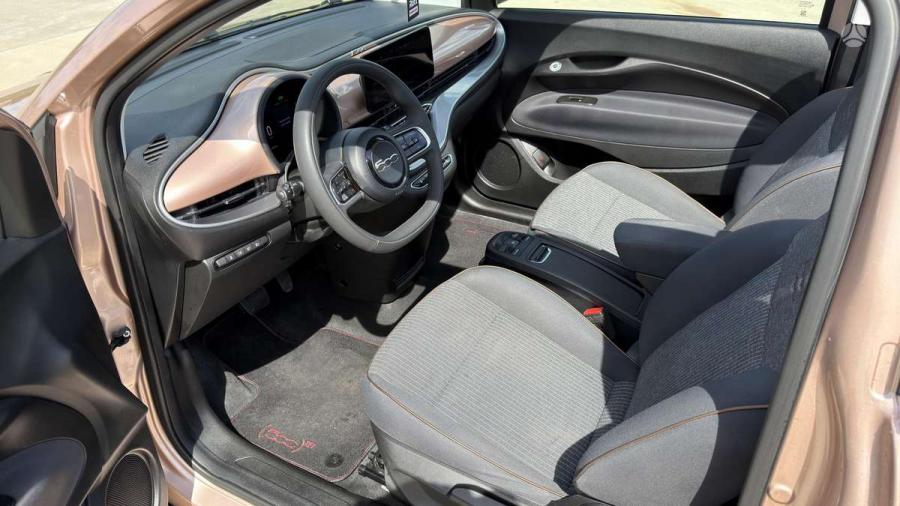Dzeltens Fiat 500 2022 Jonava, ar dzinēja tilpumu 0.00 L un nobraukumu 29 tūkst. km par 10900 €, foto 18 vietnē AUTOMOTO.COM.LV