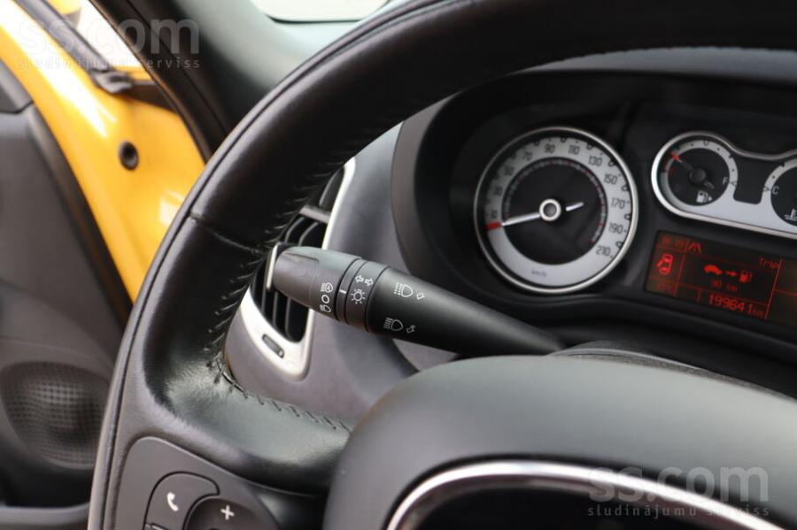Yellow Fiat 500 2012 in Riga, with an engine capacity of 1.30 L and mileage of 199 thousand km for 5990 €, photo 13 on AUTOMOTO.COM.LV