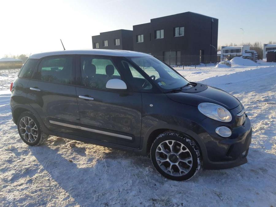 Melns Fiat 500L 2015 Kauņa, ar dzinēja tilpumu 1.60 L un nobraukumu 201 tūkst. km par 4850 €, foto 2 vietnē AUTOMOTO.COM.LV