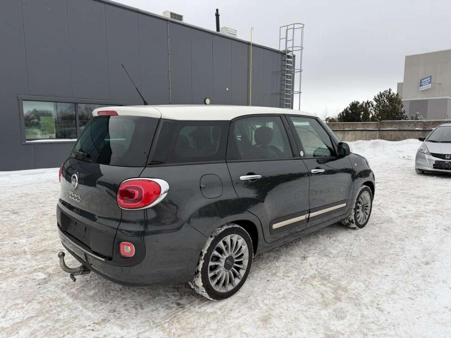 Black Fiat 500L 2014 in Siauliai, with an engine capacity of 1.60 L and mileage of 189 thousand km for 4750 €, photo 3 on AUTOMOTO.COM.LV