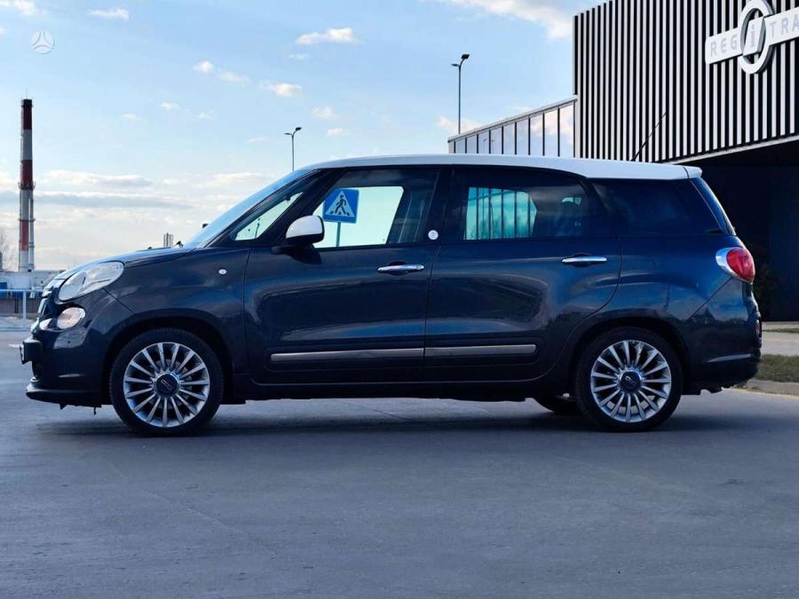 Black Fiat 500L 2014 in Siauliai, with an engine capacity of 1.60 L and mileage of 189 thousand km for 3990 €, photo 8 on AUTOMOTO.COM.LV