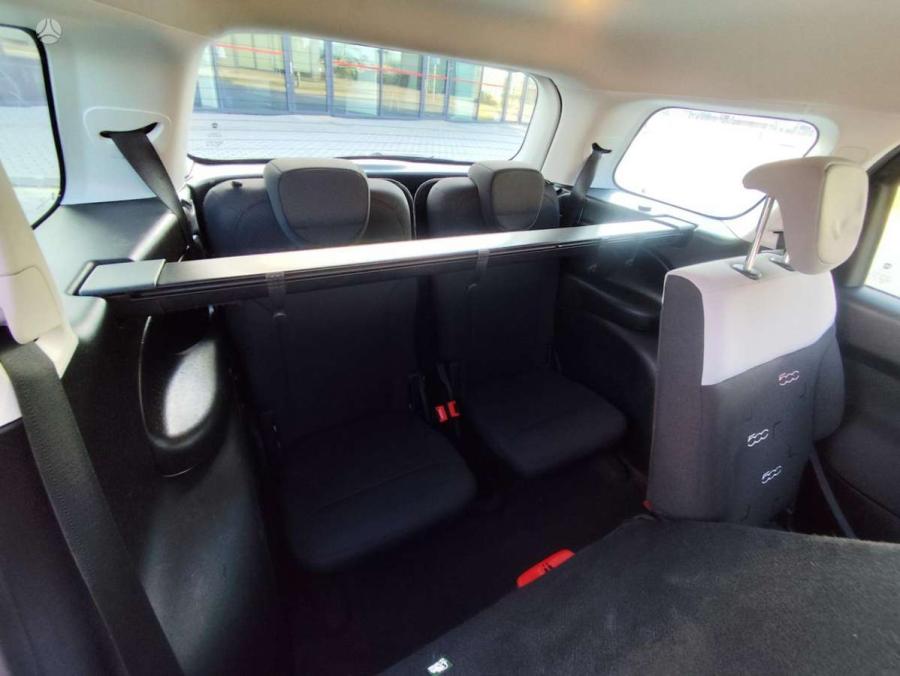 Black Fiat 500L 2014 in Siauliai, with an engine capacity of 1.60 L and mileage of 189 thousand km for 3990 €, photo 36 on AUTOMOTO.COM.LV