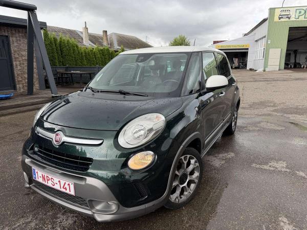 Green Fiat 500L 2014 in Utena, with an engine capacity of 1.60 L and mileage of 252 thousand km for 4650 €, photo 1 on AUTOMOTO.COM.LV