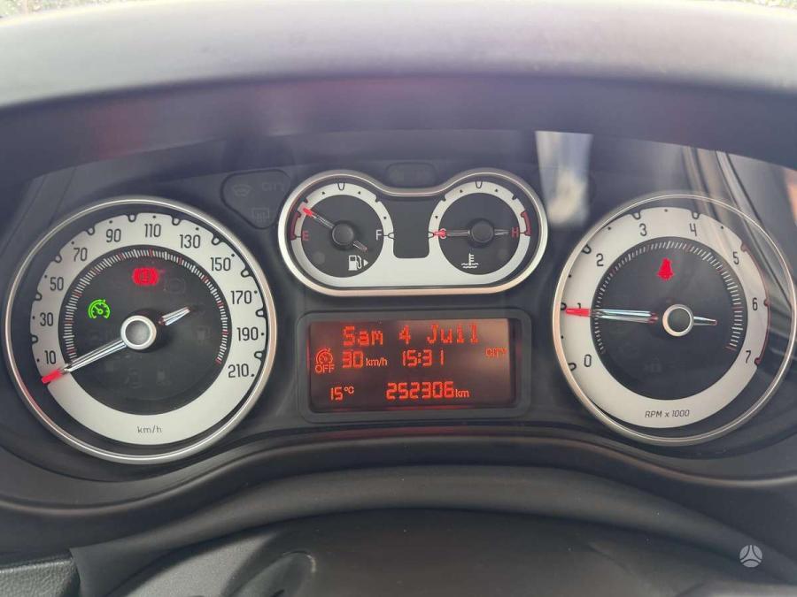 Zaļš Fiat 500L 2014 Utena, ar dzinēja tilpumu 1.60 L un nobraukumu 252 tūkst. km par 4650 €, foto 12 vietnē AUTOMOTO.COM.LV