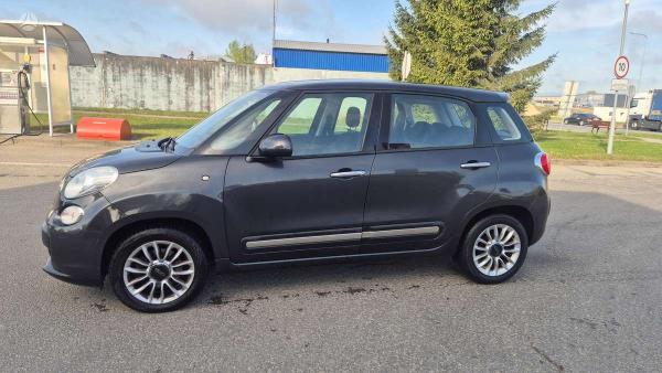 Pelēks Fiat 500L 2015 Tauragė, ar dzinēja tilpumu 1.25 L un nobraukumu 179 tūkst. km par 3800 €, foto 3 vietnē AUTOMOTO.COM.LV