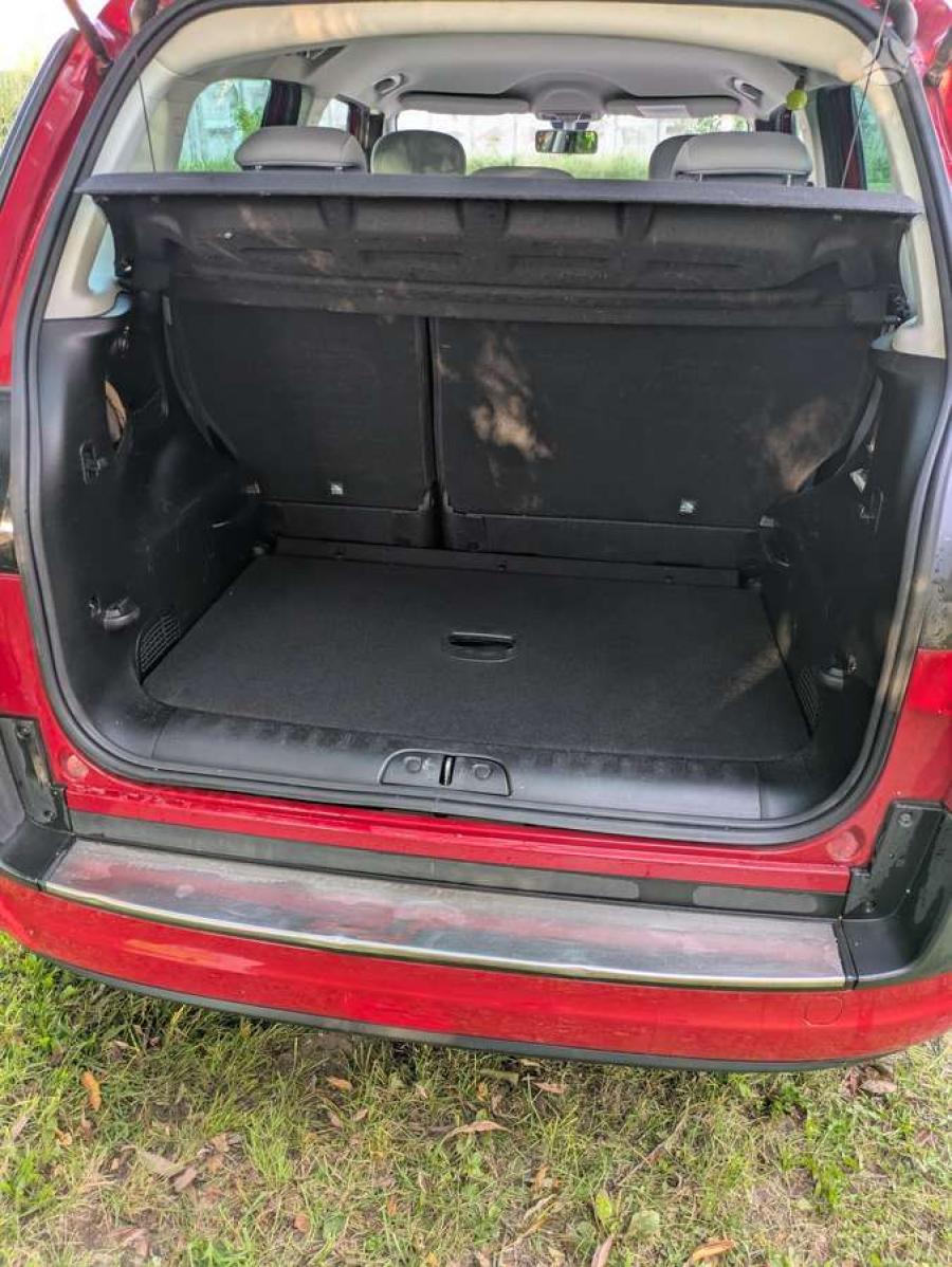 Red Fiat 500L 2013 in Siauliai, with an engine capacity of 1.25 L and mileage of 213 thousand km for 4700 €, photo 17 on AUTOMOTO.COM.LV