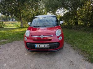 Red Fiat 500L 2013 in Siauliai, with an engine capacity of 1.25 L and mileage of 213 thousand km for 4700 €, photo 4 on AUTOMOTO.COM.LV