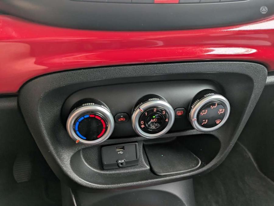 Red Fiat 500L 2013 in Siauliai, with an engine capacity of 1.25 L and mileage of 213 thousand km for 4700 €, photo 9 on AUTOMOTO.COM.LV