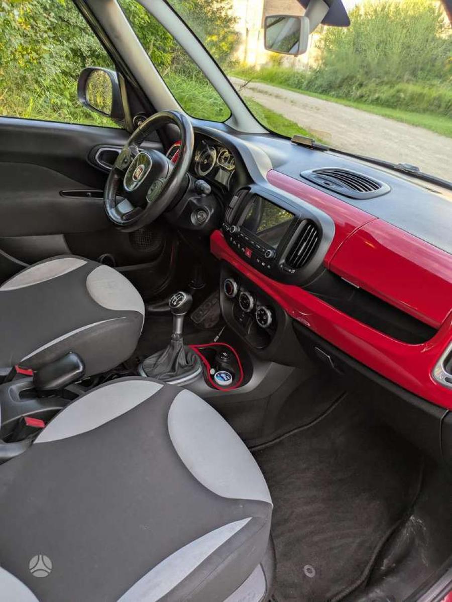 Red Fiat 500L 2013 in Siauliai, with an engine capacity of 1.25 L and mileage of 213 thousand km for 4700 €, photo 13 on AUTOMOTO.COM.LV