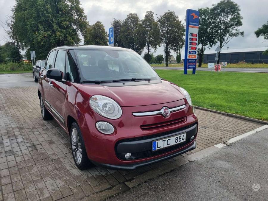 Red Fiat 500L 2014 in Taurage, with an engine capacity of 1.30 L and mileage of 219 thousand km for 2500 €, photo 5 on AUTOMOTO.COM.LV
