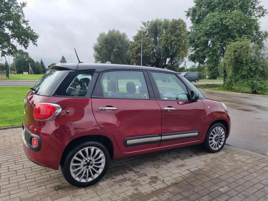Red Fiat 500L 2014 in Taurage, with an engine capacity of 1.30 L and mileage of 219 thousand km for 2500 €, photo 7 on AUTOMOTO.COM.LV