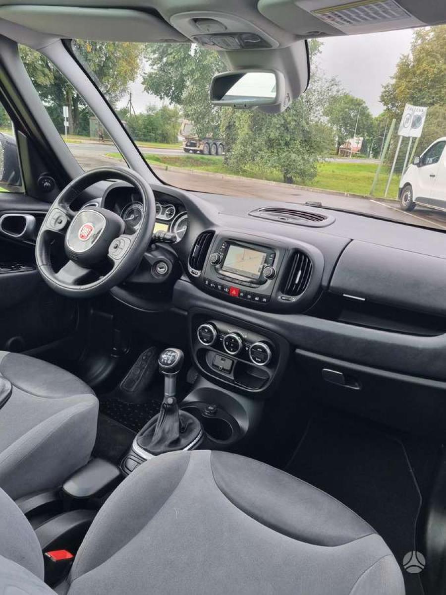 Red Fiat 500L 2014 in Taurage, with an engine capacity of 1.30 L and mileage of 219 thousand km for 2500 €, photo 14 on AUTOMOTO.COM.LV