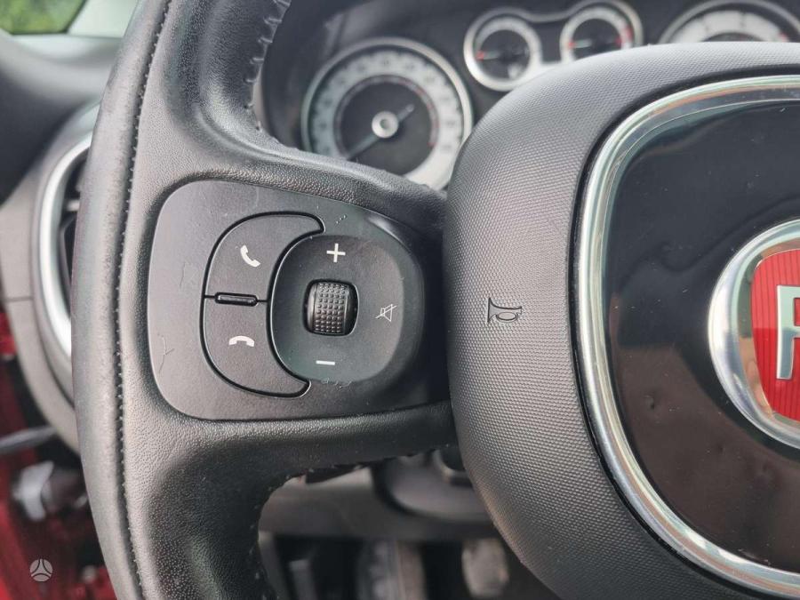 Red Fiat 500L 2014 in Taurage, with an engine capacity of 1.30 L and mileage of 219 thousand km for 2500 €, photo 23 on AUTOMOTO.COM.LV