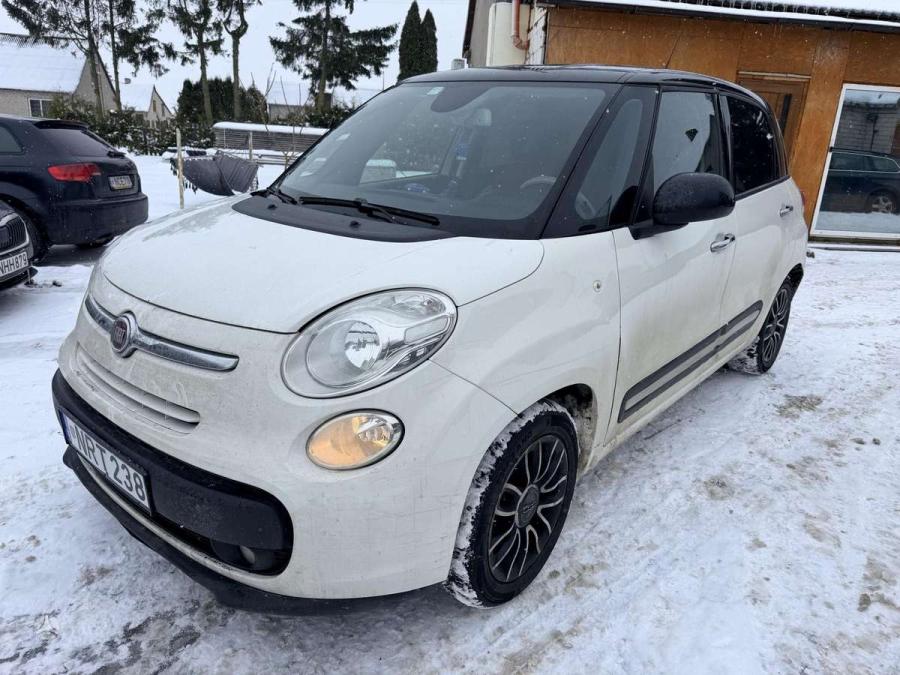 Balts Fiat 500L 2013 Vilkaviškis, ar dzinēja tilpumu 1.25 L un nobraukumu 267 tūkst. km par 3400 €, foto 1 vietnē AUTOMOTO.COM.LV