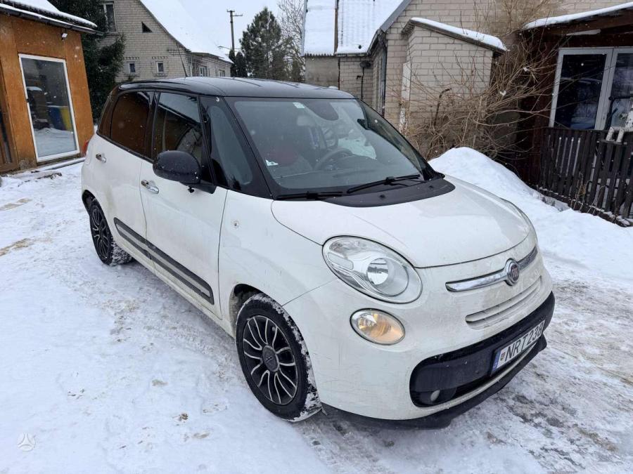 Balts Fiat 500L 2013 Vilkaviškis, ar dzinēja tilpumu 1.25 L un nobraukumu 267 tūkst. km par 3400 €, foto 4 vietnē AUTOMOTO.COM.LV