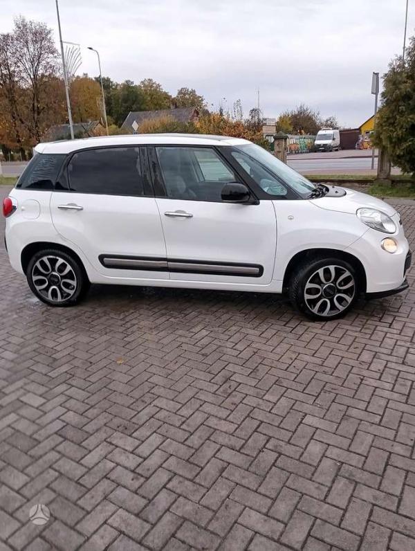 Белый Фиат 500L 2013 в Таураге, объемом двигателя 1.25 л и пробегом 223 тыс. км за 2350 €, фото 9 на AUTOMOTO.COM.LV
