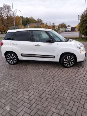 White Fiat 500L 2013 in Taurage, with an engine capacity of 1.25 L and mileage of 223 thousand km for 2350 €, photo 10 on AUTOMOTO.COM.LV