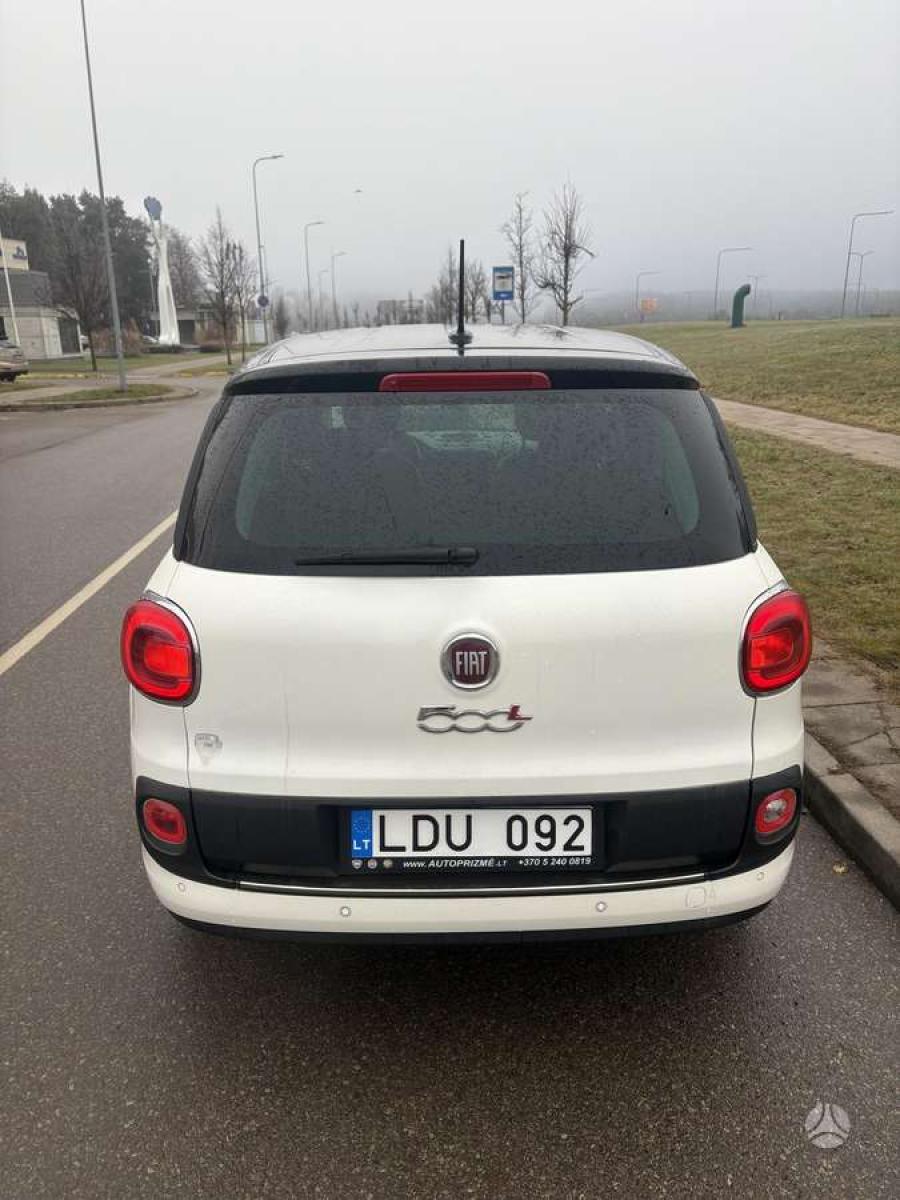 White Fiat 500L 2015 in Vilnius, with an engine capacity of 1.25 L and mileage of 228 thousand km for 4500 €, photo 6 on AUTOMOTO.COM.LV