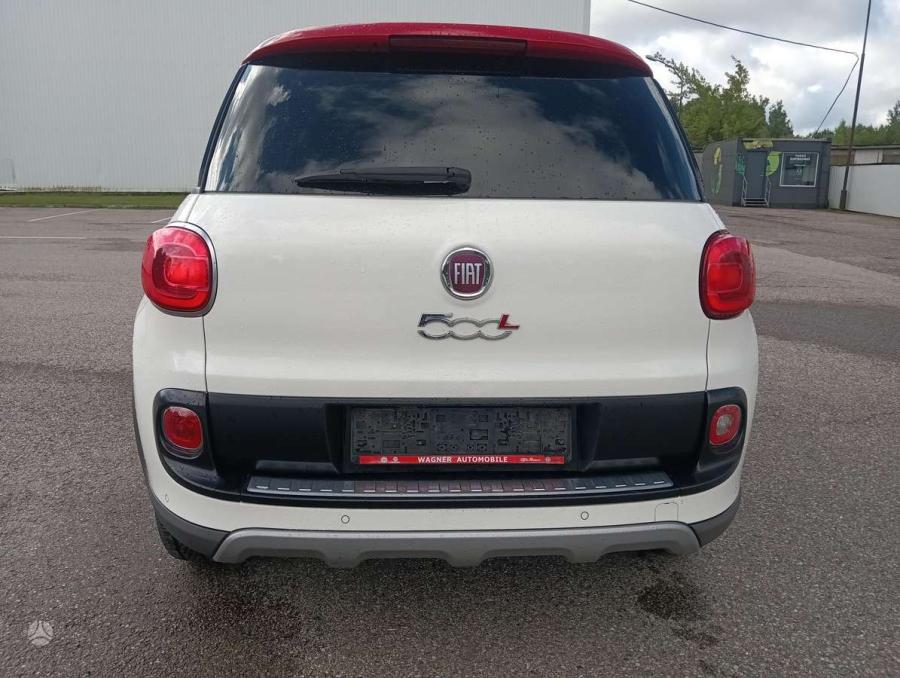 White Fiat 500L 2015 in Utena, with an engine capacity of 1.60 L and mileage of 182 thousand km for 5650 €, photo 9 on AUTOMOTO.COM.LV