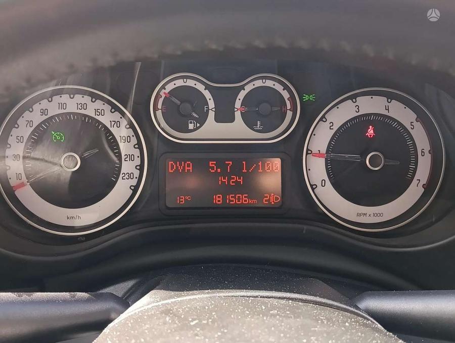 White Fiat 500L 2015 in Utena, with an engine capacity of 1.60 L and mileage of 182 thousand km for 5650 €, photo 21 on AUTOMOTO.COM.LV
