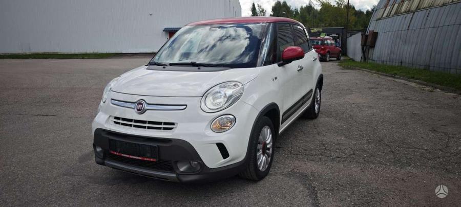 White Fiat 500L 2015 in Utena, with an engine capacity of 1.60 L and mileage of 182 thousand km for 4650 €, photo 1 on AUTOMOTO.COM.LV