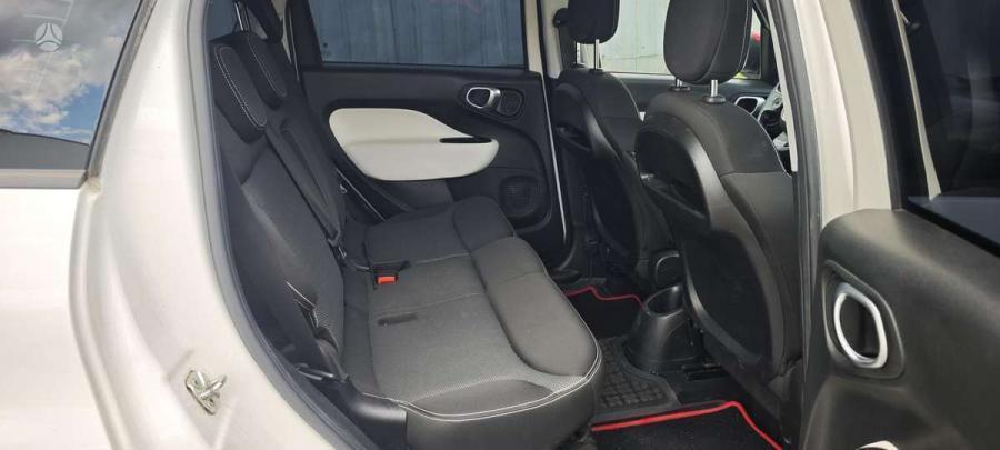 White Fiat 500L 2015 in Utena, with an engine capacity of 1.60 L and mileage of 182 thousand km for 4650 €, photo 14 on AUTOMOTO.COM.LV