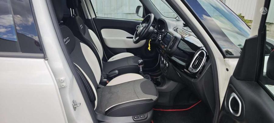 White Fiat 500L 2015 in Utena, with an engine capacity of 1.60 L and mileage of 182 thousand km for 4650 €, photo 13 on AUTOMOTO.COM.LV