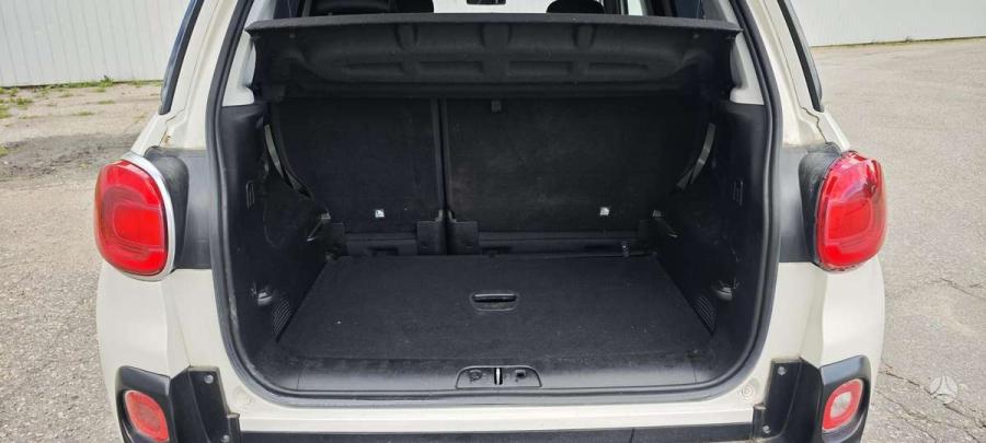 White Fiat 500L 2015 in Utena, with an engine capacity of 1.60 L and mileage of 182 thousand km for 4650 €, photo 20 on AUTOMOTO.COM.LV
