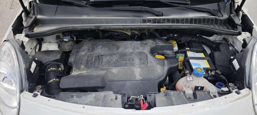 White Fiat 500L 2015 in Utena, with an engine capacity of 1.60 L and mileage of 182 thousand km for 4650 €, photo 22 on AUTOMOTO.COM.LV