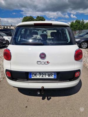 White Fiat 500L 2014 in Taurage, with an engine capacity of 1.30 L and mileage of 190 thousand km for 4100 €, photo 6 on AUTOMOTO.COM.LV