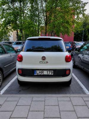 Balts Fiat 500L 2014 Klaipėda, ar dzinēja tilpumu 1.25 L un nobraukumu 267 tūkst. km par 2000 €, foto 4 vietnē AUTOMOTO.COM.LV