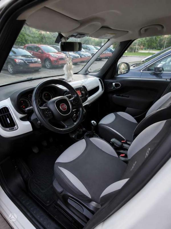 White Fiat 500L 2014 in Klaipeda, with an engine capacity of 1.25 L and mileage of 267 thousand km for 2000 €, photo 4 on AUTOMOTO.COM.LV