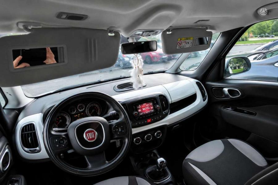 Balts Fiat 500L 2014 Klaipėda, ar dzinēja tilpumu 1.25 L un nobraukumu 267 tūkst. km par 2000 €, foto 6 vietnē AUTOMOTO.COM.LV