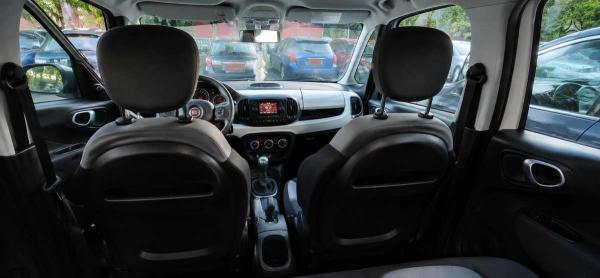 White Fiat 500L 2014 in Klaipeda, with an engine capacity of 1.25 L and mileage of 267 thousand km for 2000 €, photo 6 on AUTOMOTO.COM.LV