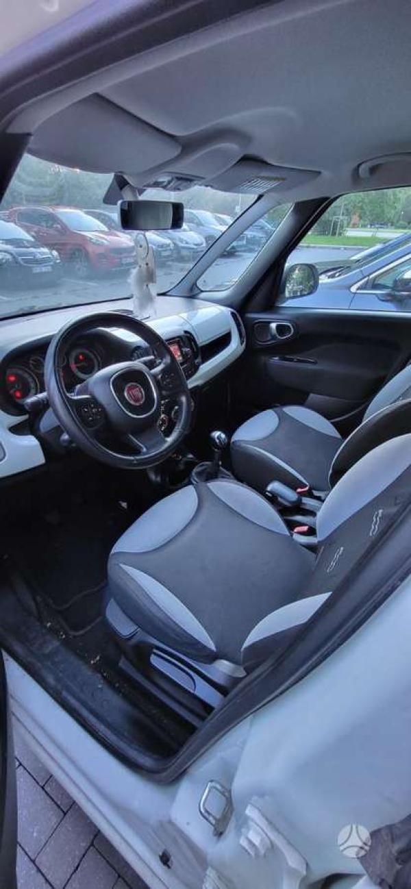 White Fiat 500L 2014 in Klaipeda, with an engine capacity of 1.25 L and mileage of 267 thousand km for 2000 €, photo 8 on AUTOMOTO.COM.LV