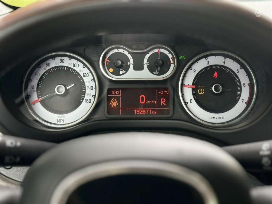 Balts Fiat 500L 2014 Viļņa, ar dzinēja tilpumu 1.39 L un nobraukumu 192 tūkst. km par 3300 €, foto 14 vietnē AUTOMOTO.COM.LV