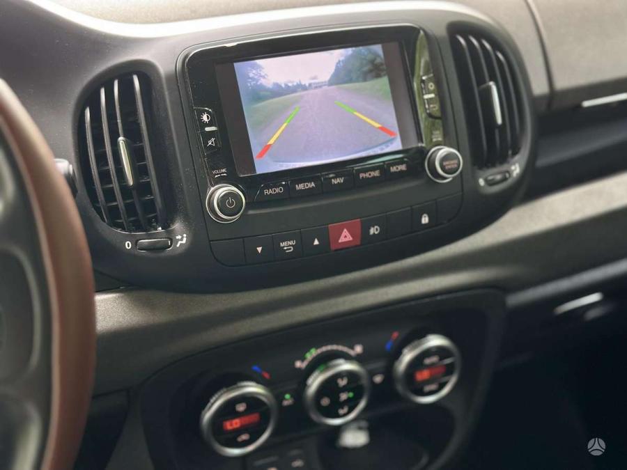 Balts Fiat 500L 2014 Viļņa, ar dzinēja tilpumu 1.39 L un nobraukumu 192 tūkst. km par 3300 €, foto 15 vietnē AUTOMOTO.COM.LV
