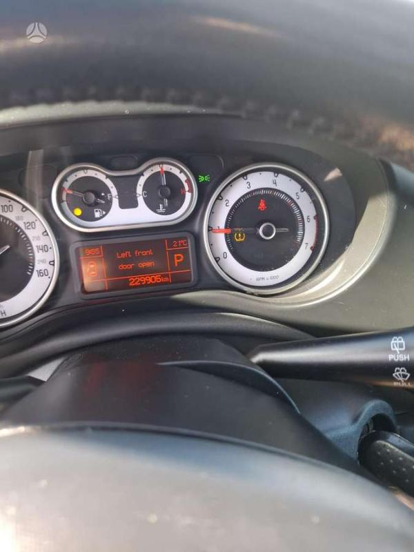 White Fiat 500L 2014 in Marijampole, with an engine capacity of 1.40 L and mileage of 230 thousand km for 3700 €, photo 7 on AUTOMOTO.COM.LV
