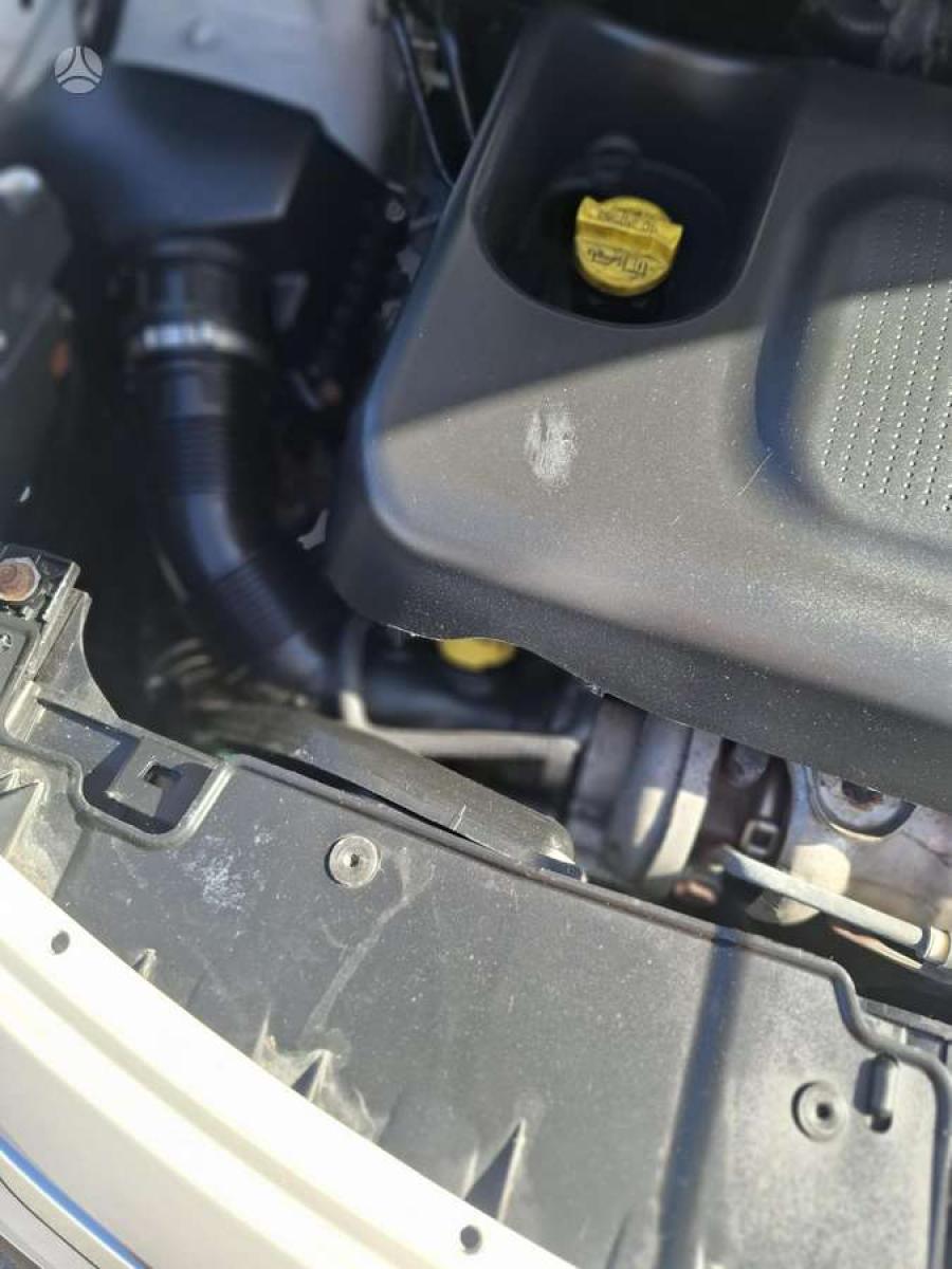 Balts Fiat 500L 2014 Marijampole, ar dzinēja tilpumu 1.40 L un nobraukumu 230 tūkst. km par 3700 €, foto 18 vietnē AUTOMOTO.COM.LV