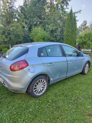 Blue Fiat Brava 2008 in Vilnius, with an engine capacity of 1.91 L and mileage of 257 thousand km for 850 €, photo 4 on AUTOMOTO.COM.LV